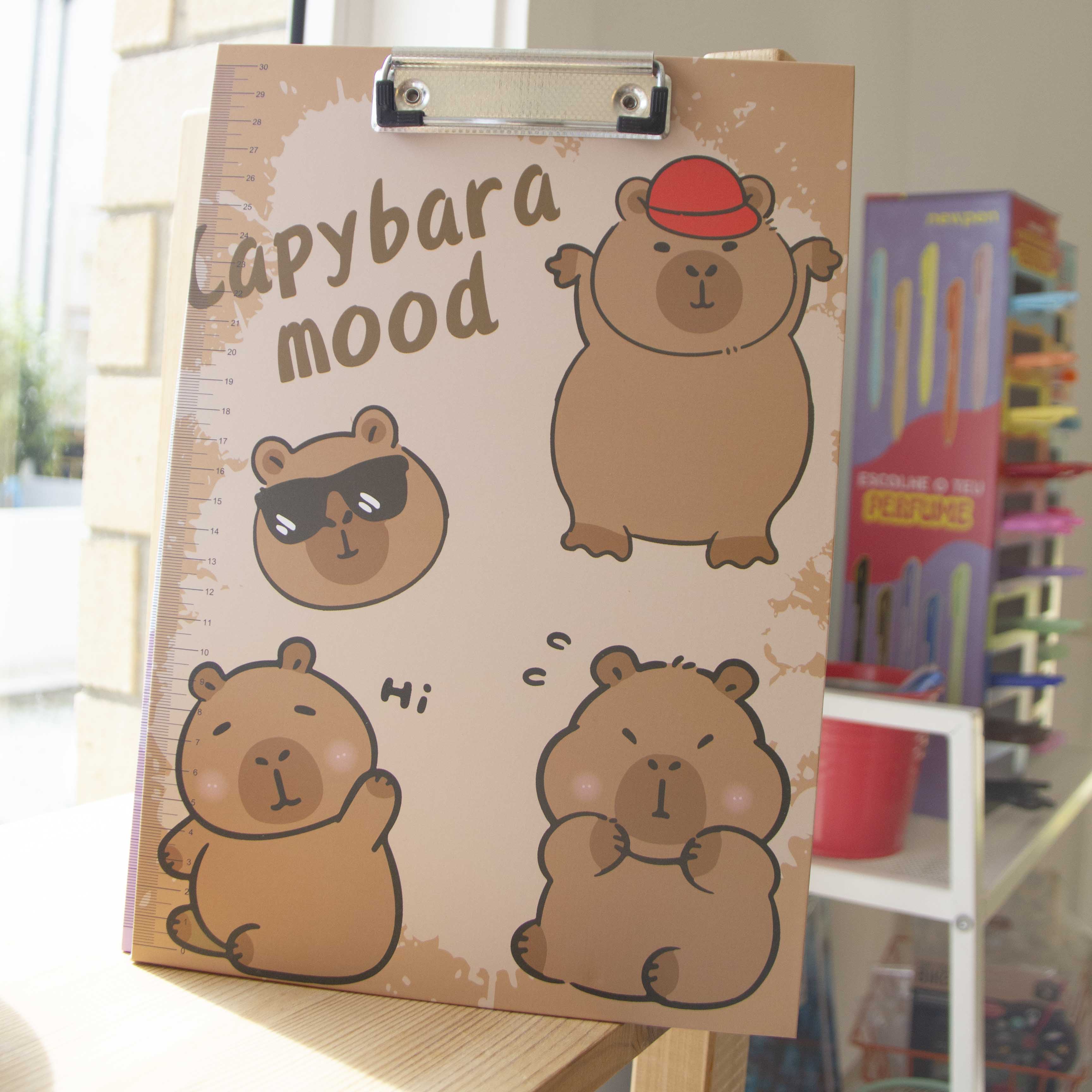 Prancheta A4 Capivara Mood – Rosa com Canela